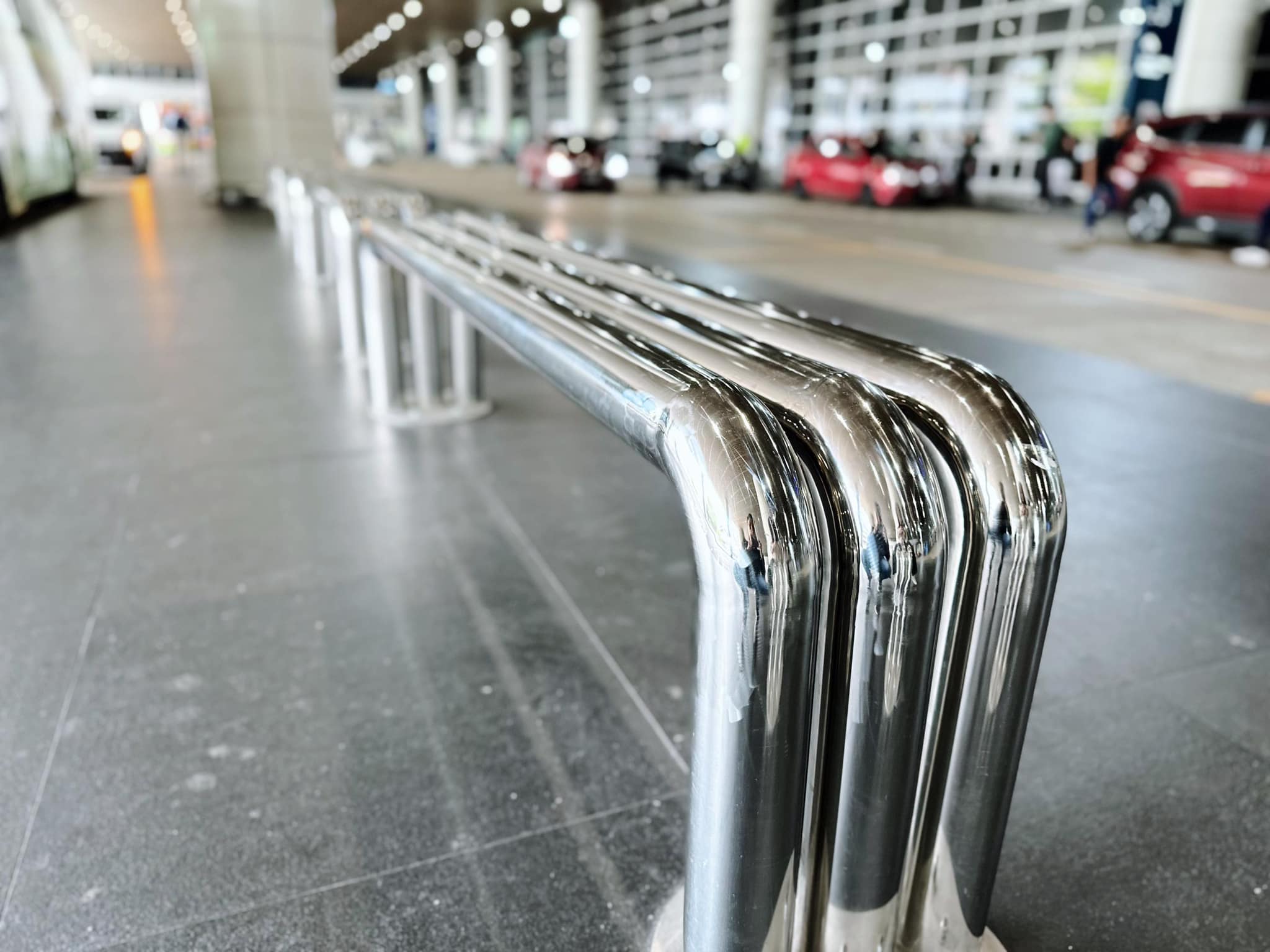 M'sians Mock Newly-Installed Metal Benches At KLIA That Claim To Give ...